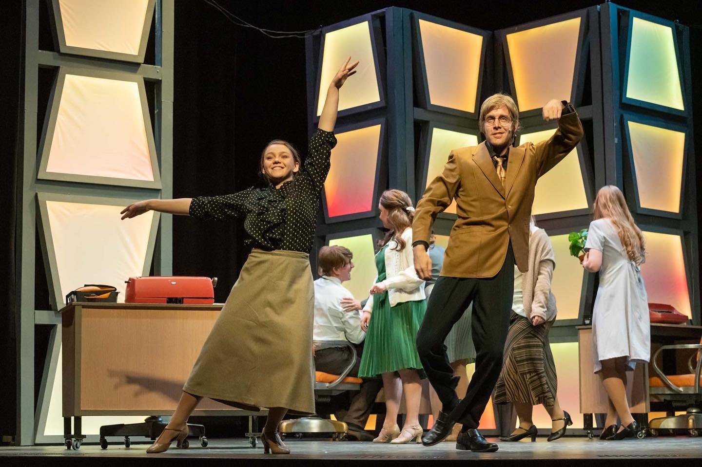 Clock in to enjoy the talent in Stage Door's 9 TO 5 - Utah Theatre Bloggers